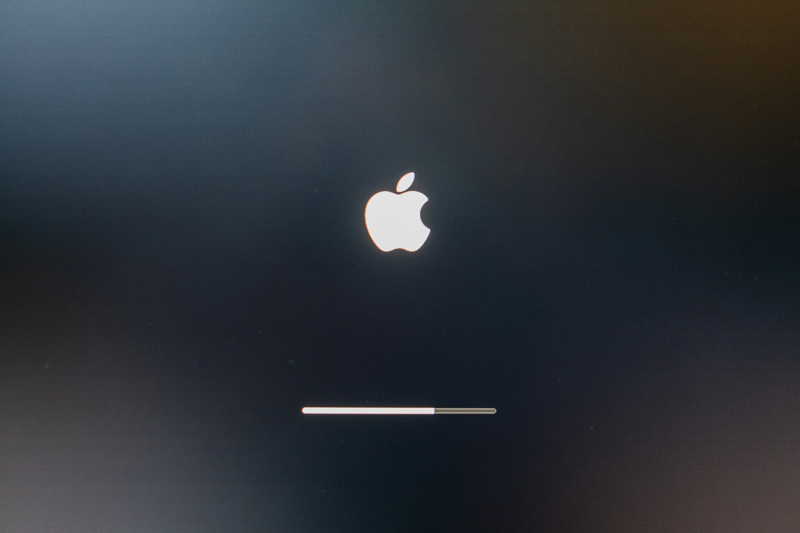 MacBook Stuck on Loading Screen - A Human-Friendly Fix Guide - Apple ...
