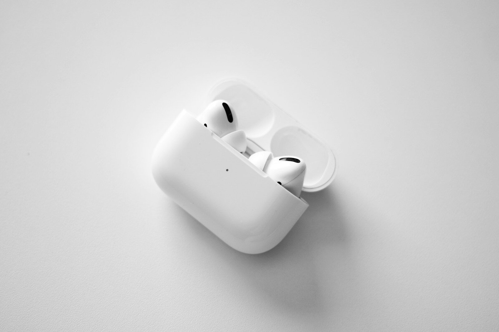 Best AirPods Case Brands in 2026: Durability, Design, and Daily ...