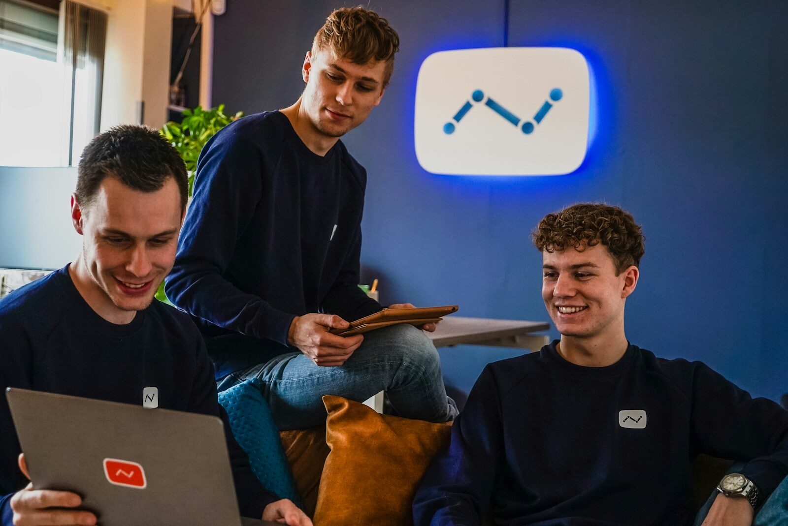 Why Tech Startups Prefer to Hire Freelance Web Developers in 2026 ...